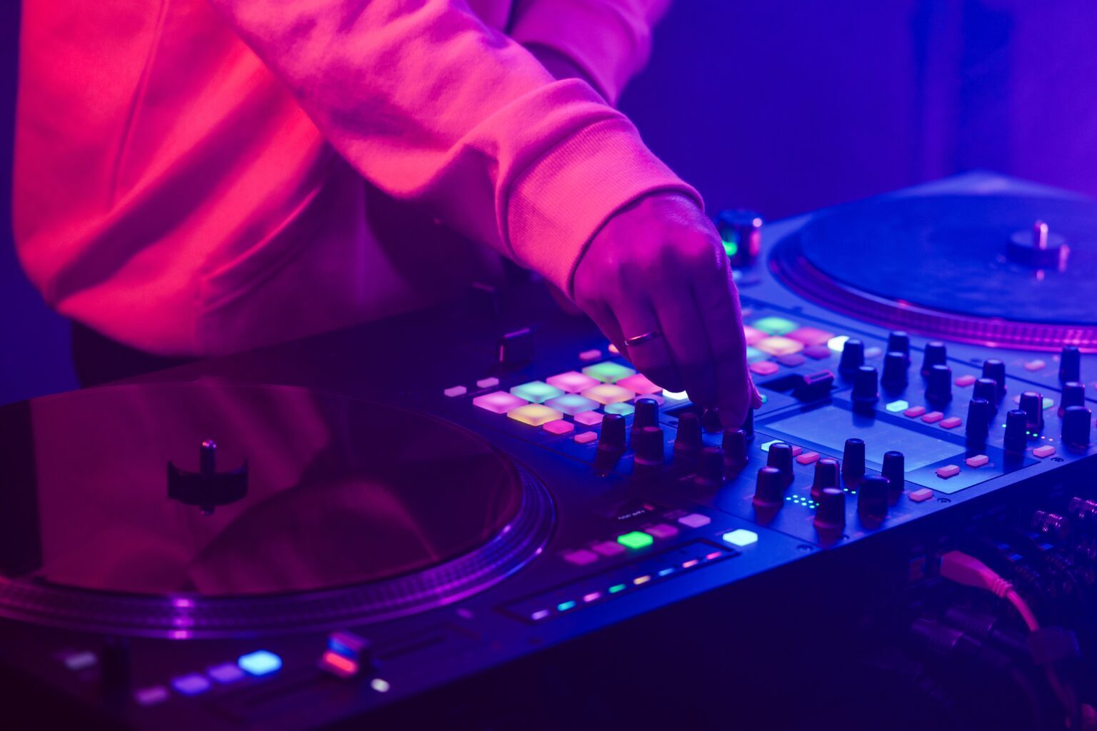 The 10 Best Dance Clubs in Denver to Get Your Groove On - Wundervue